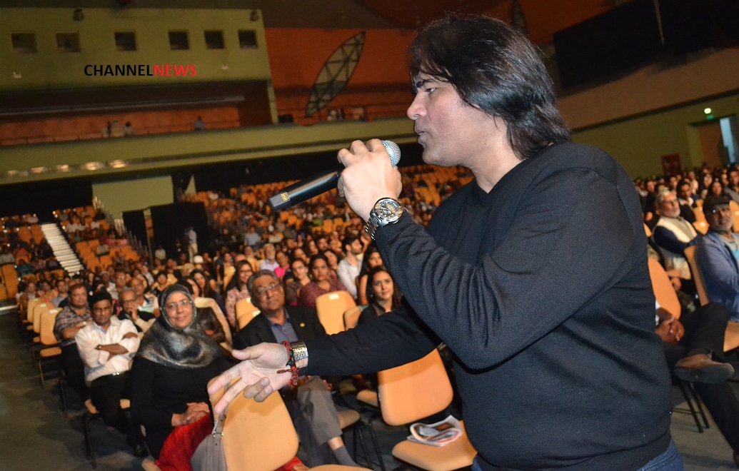 Shafqat Amanat Ali a conquis le cœur de ses fans au SVICC - ChannelNews