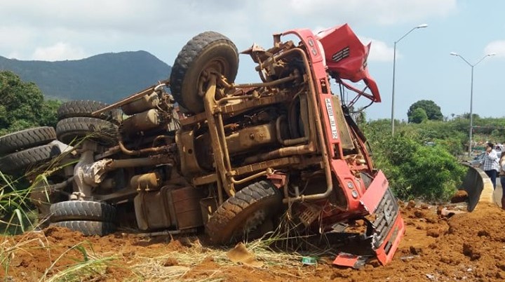 Accident à Valton-Ripailles : Un camion fait une sortie de route ...