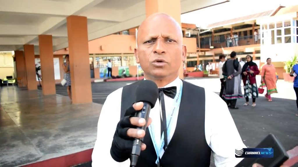 (VIDÉO) Mr Malin au no 8 : « Tou ban pensionnaires pou gagne Rs 25,500 ...